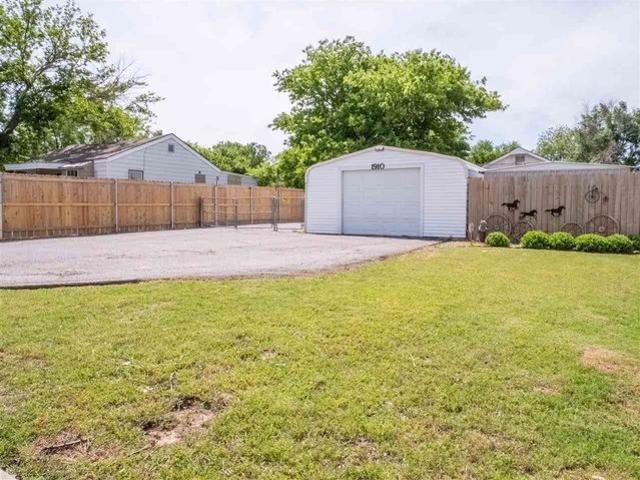 1910 SW B Ave, Lawton, OK 73501
