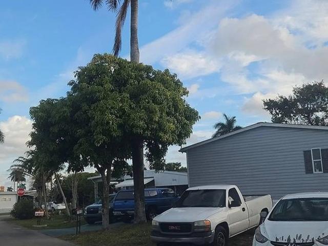 1910 SW 85th Ln, Davie, FL 33324