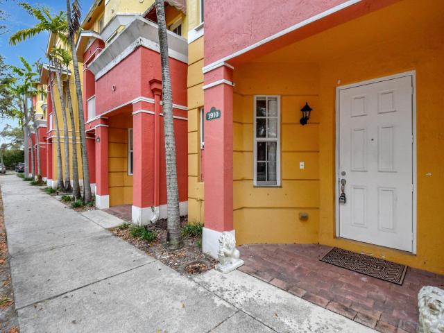 1910 Shoma Dr, West Palm Beach, FL 33414 | MLS #B26015 | Compass