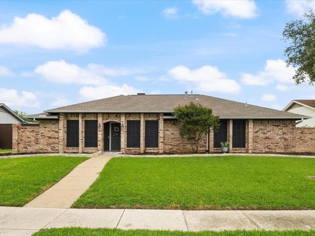 1910 Vista Oaks Dr, Carrollton, TX 75007