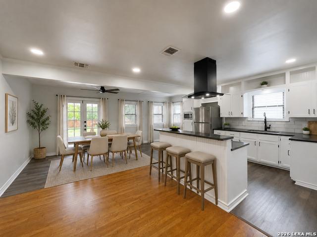 1910 W Kings Hwy