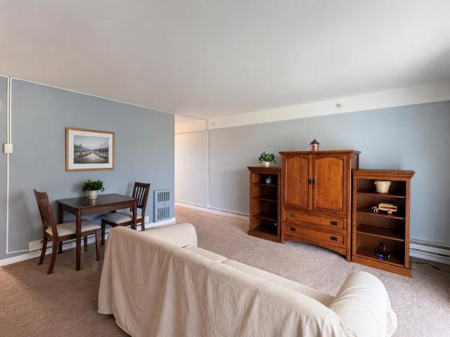 1910 W Hatherleigh Court # 2C