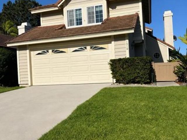 1910 Willow Ridge Dr, Vista, CA 92081