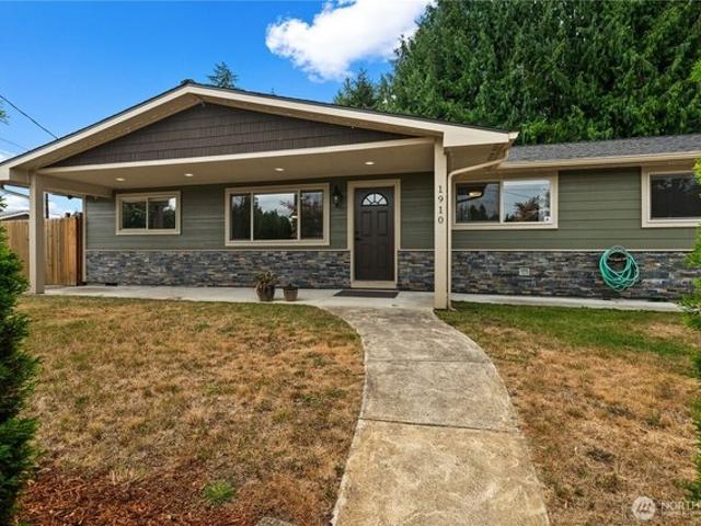1910 110th Dr SE, Lake Stevens, WA 98258