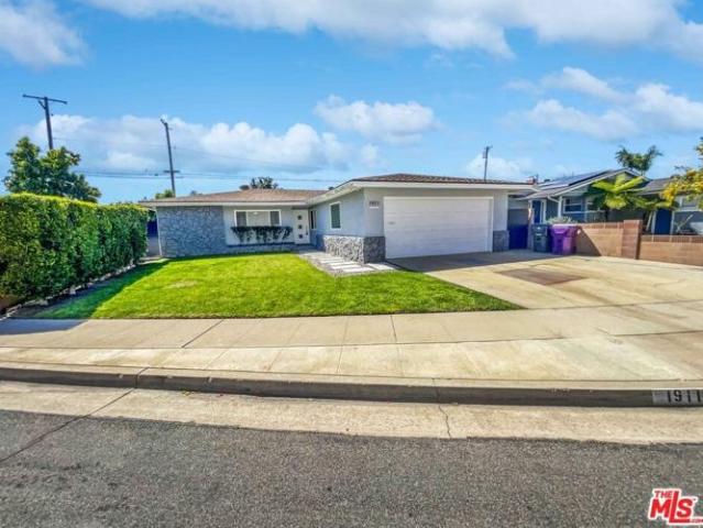 1911 N Hidden Ln, Long Beach, CA 90815