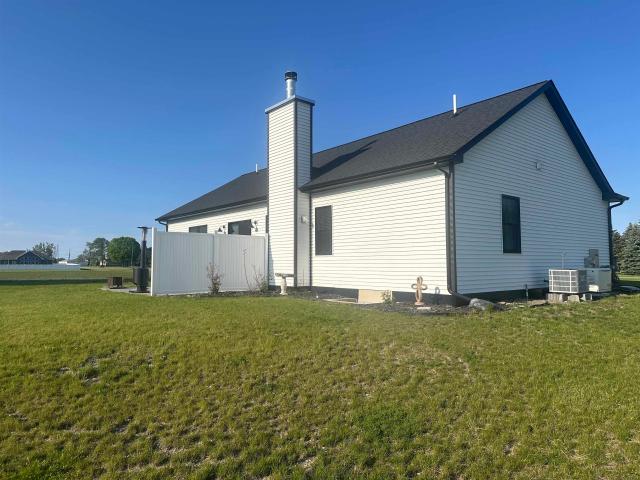 1911 N SE Boutell Road