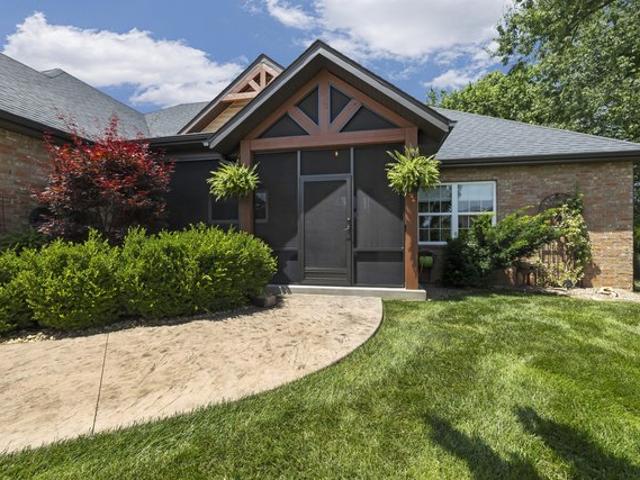 1911 N Pavilion Pl, Strafford, MO 65757