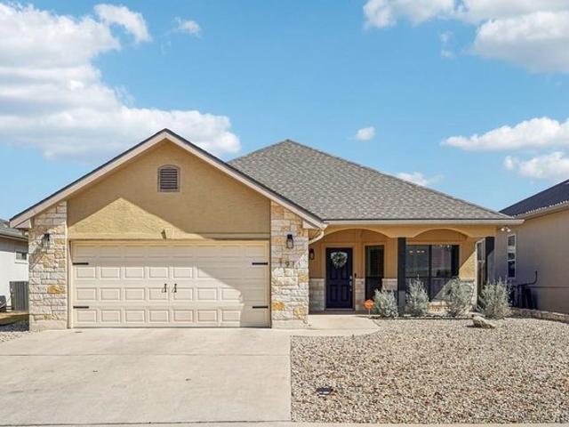 1911 N Weston Loop, Kerrville, TX 78028