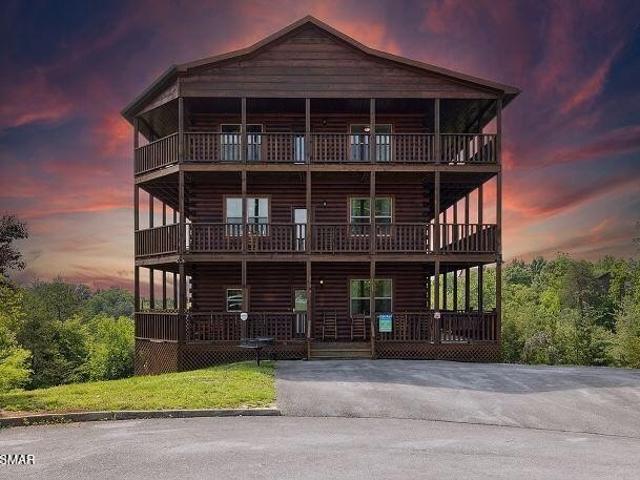 1911 Oakmont Dr, Sevierville, TN 37876