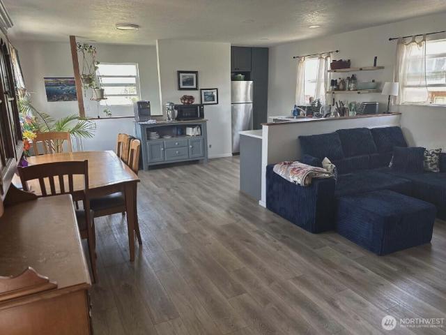 1911 Ocean Beach Boulevard S