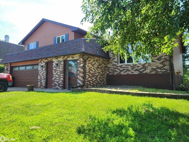 1911 Bailey Dr, Marshalltown, IA 50158
