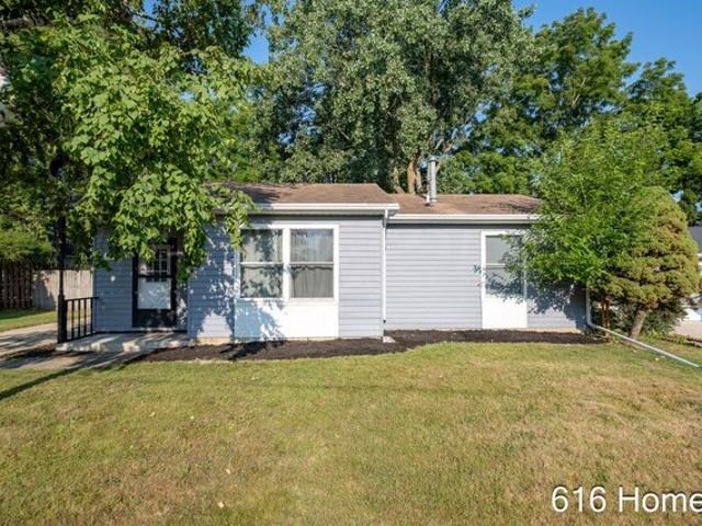 1911 Benjamin Ave NE, Grand Rapids, MI 49505