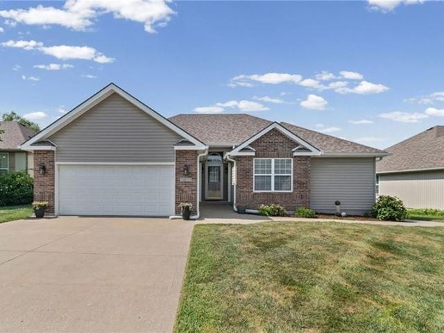 1911 Country Ridge Dr, Warrensburg, MO 64093
