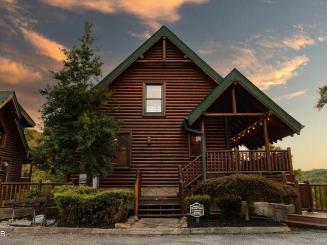 1911 Creek Overlook Way, Pigeon Forge, TN 37862