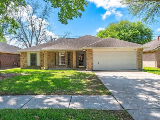 1911 Edinburg Ave, League City, TX 77573