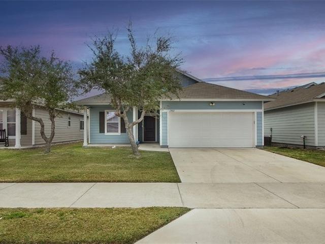 1911 Estes Flats Dr, Aransas Pass, TX 78336