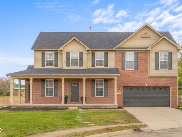 1911 St James Pl, Columbus, IN 47201