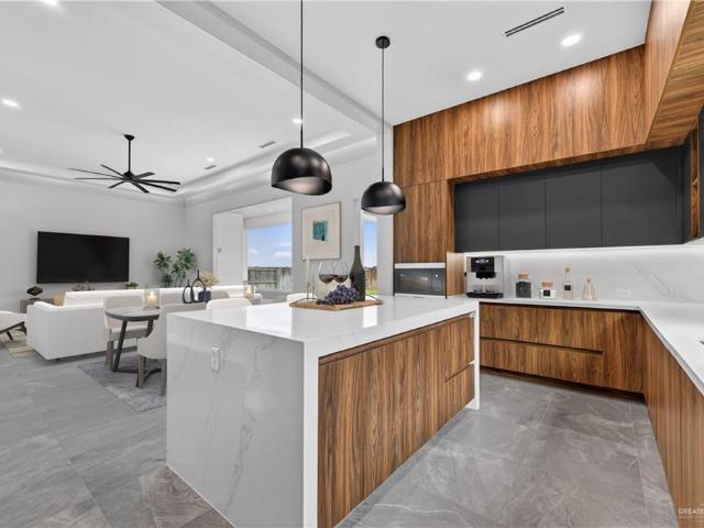 1911 Sunrise Lane