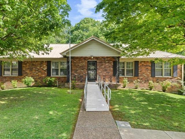 1911 S Beechwood Dr, Florence, AL 35630