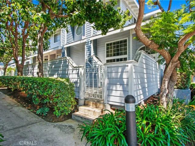 19121 Queensport Ln, Unit A, Huntington Beach, CA 92646 | MLS #TR26075 | Compass