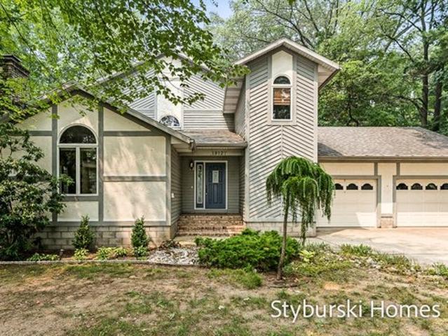 19127 W Spring Lake Rd, Spring Lake, MI 49456