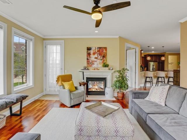 19125 Thomson Dr Unit 101, Brookfield, WI 53045