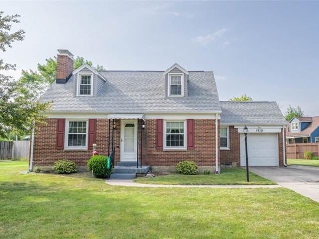 1912 N Sunny Ridge Rd, Butler Township, OH 45414
