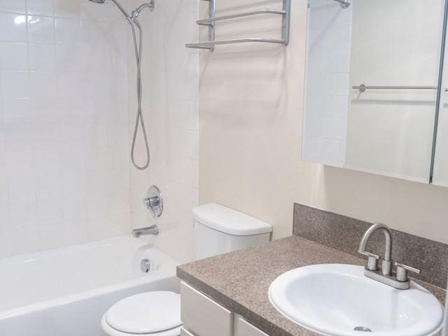 1912 NE Schuyler St 2 Bedroom Apartment for Rent at 1912 Ne Schuyler St, Portland, OR 97212 Irvington