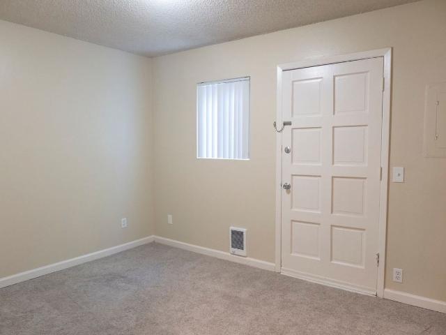 1912 NE Schuyler St 3 Bedroom Apartment for Rent at 1912 Ne Schuyler St, Portland, OR 97212 Irvington