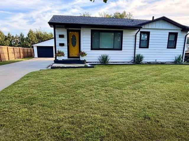 1912 Bourland Ave, Waterloo, IA 50702