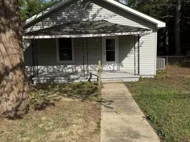 1912 Cowan Street 1 1912 Cowan St