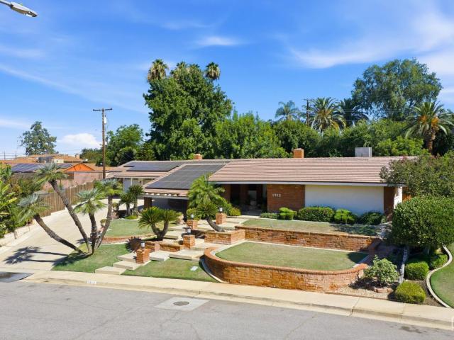 1912 Country Club Drive