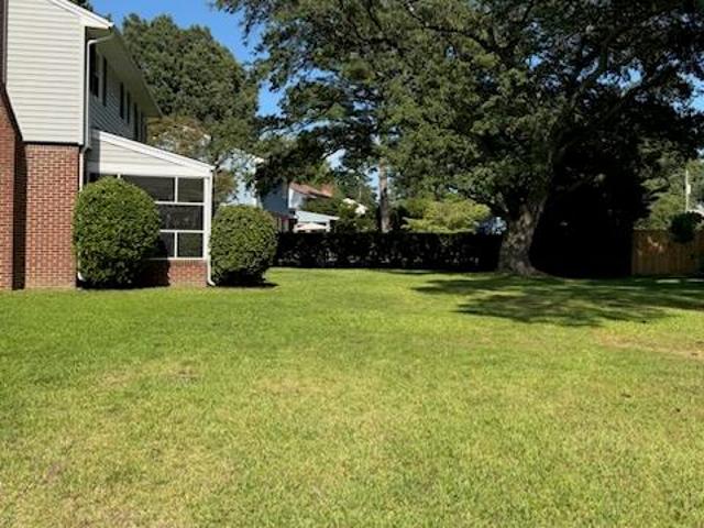 1912 Frizzell DR