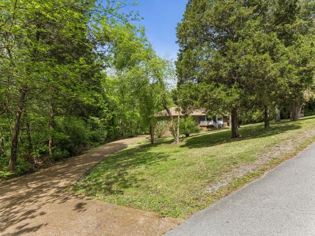 1912 Graceland Dr