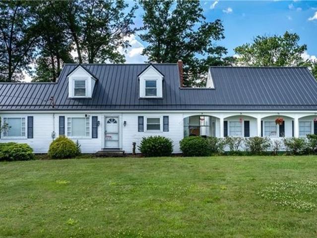 1912 Harlansburg Rd, New Castle, PA 16101