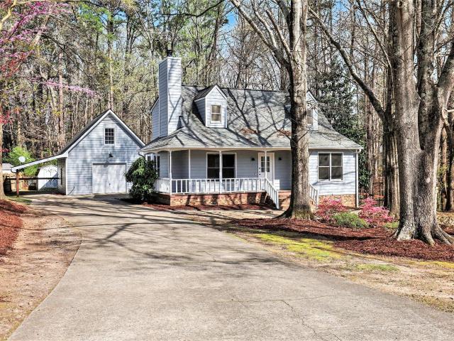 1912 Red Oak Lane