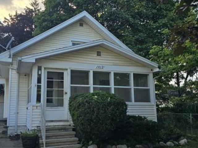 1912 S Rundle Ave, Lansing, MI 48910