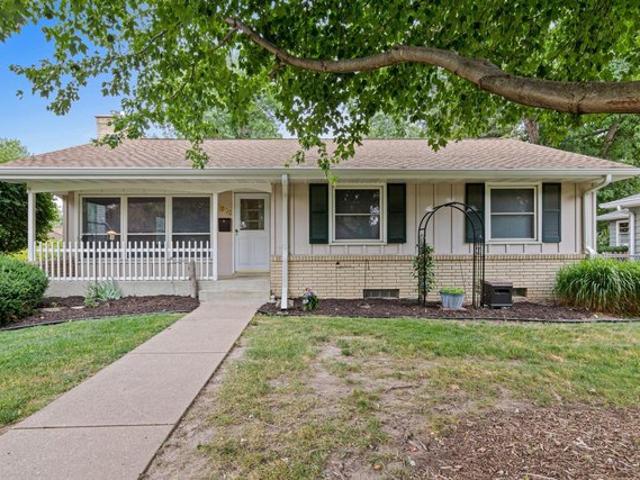 1912 Simpson St, Falcon Heights, MN 55113