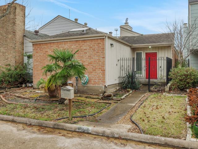 1912 Trixie Lane