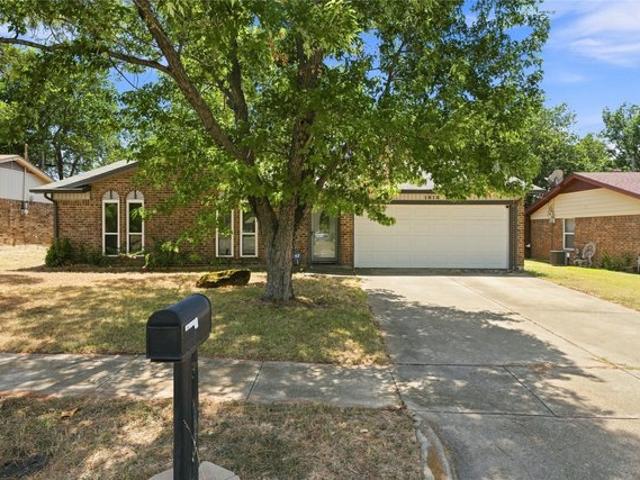 1912 Westover Dr, Arlington, TX 76015