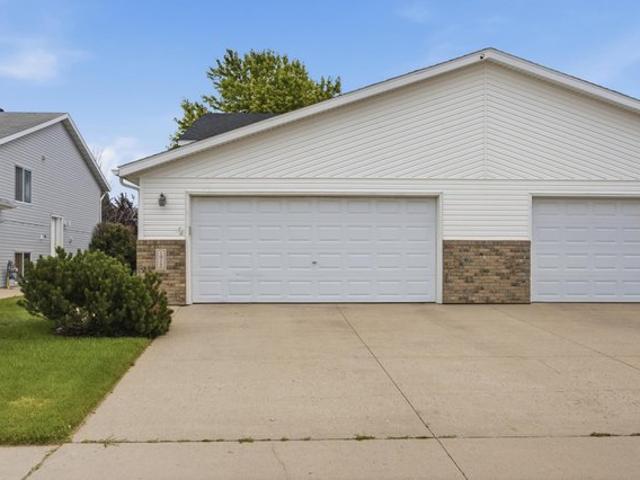 1912 50th St S, Fargo, ND 58103