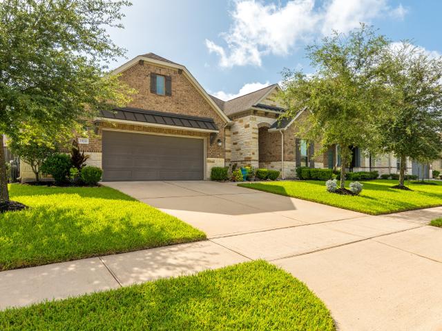 19138 Blue Hill Lane