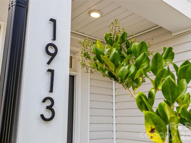 1913 Marlwood Circle
