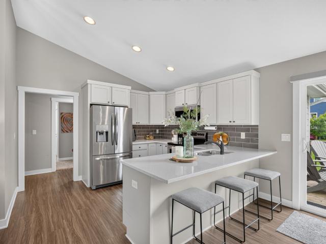 1913 NE Cypress Circle