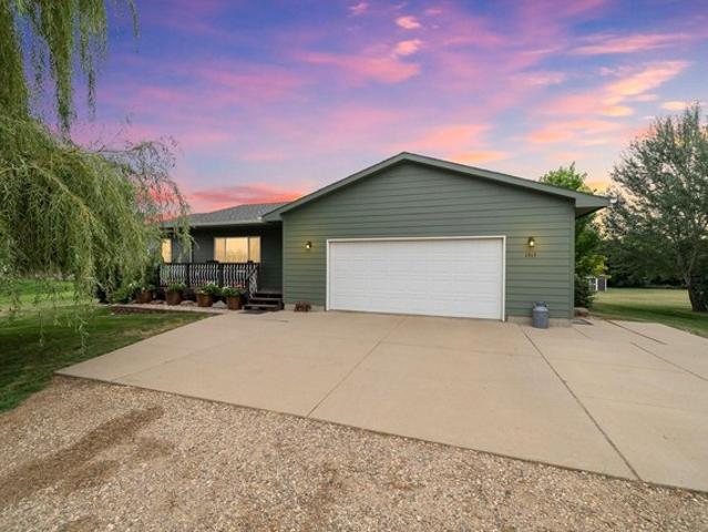 1913 DE Paul Ave, Vermillion, SD 57069