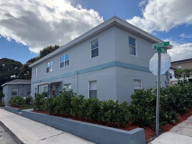 1913 Division Ave, West Palm Beach, FL 33407