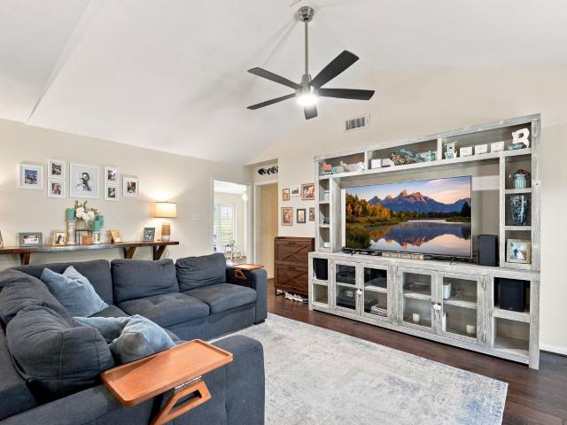 1913 Driftwood Lane