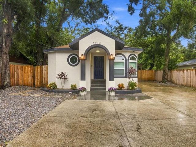 1913 E Hanna Ave, Tampa, FL 33610