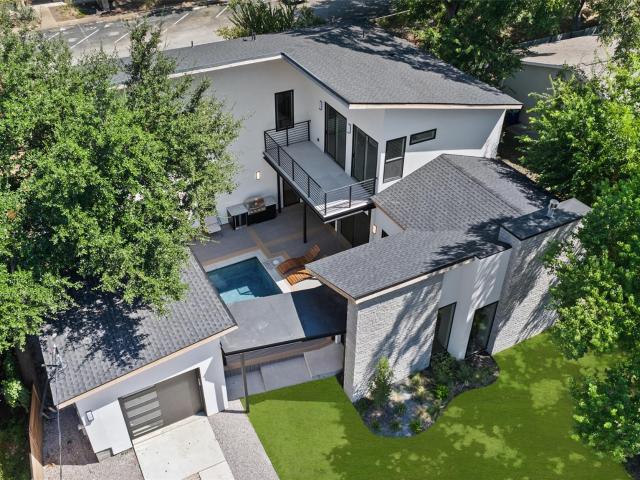 1913 Fairlawn Ln