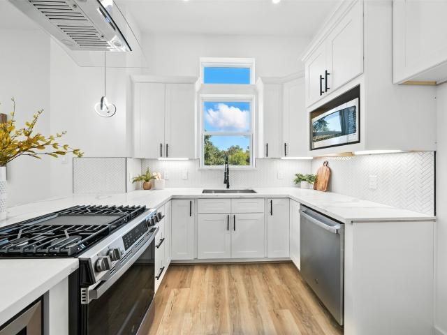 1913 Hoskins Dr, Unit E, Houston, TX 77080 | MLS #45588 | Compass